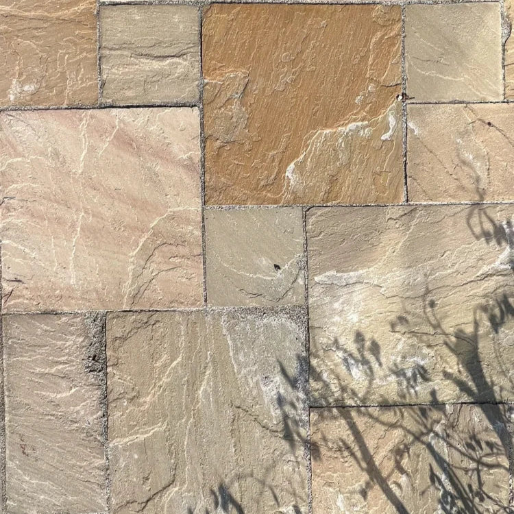 Sandsten fliser, Gylden Giallo Antico, i romersk mønster – Drømmehave