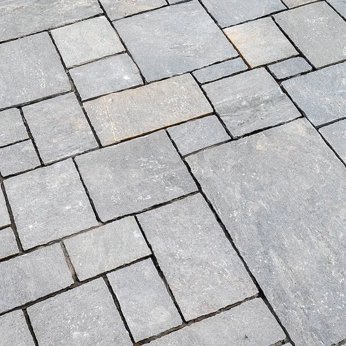 Skifer fliser Grå Kavala i mønster – naturfliser til terrasse – Drømmehave